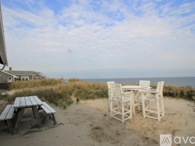 2 BR, 1 BA Apartment 113 N Shore Blvd, Unit 1 Is Winter Rental, Sandwich, MA 02537