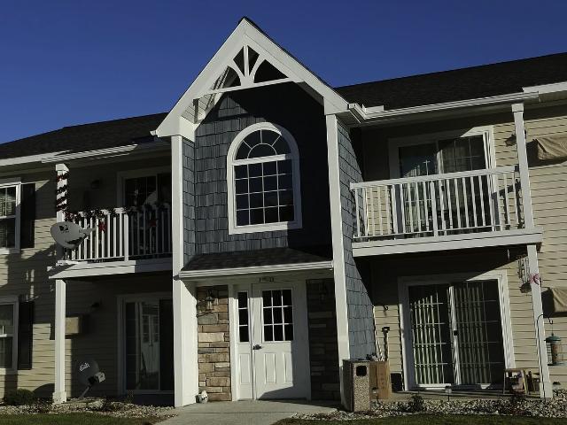 2 BR, 1 BA Apartment 1101, 1103 W. Main, Fremont, MI 49412
