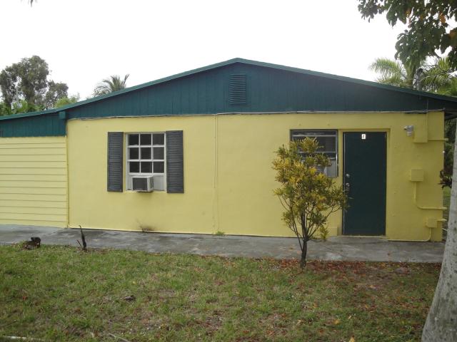 2 BR, 1 BA Apartment 1101 Summer St Palm Springs, FL 33461