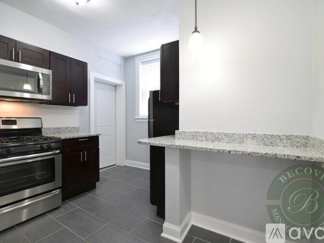 2 BR, 1 BA Apartment 1104 W Glenlake Ave, Unit 3, Chicago, IL 60660