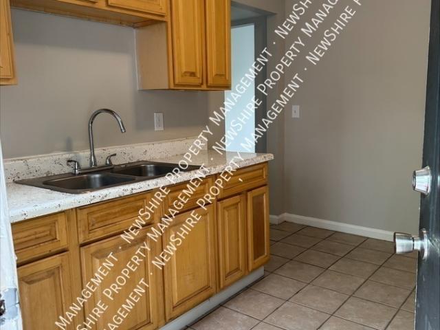 2 BR, 1 BA Apartment 1105 Hampton Ave Ext B, Greenville, SC 29625