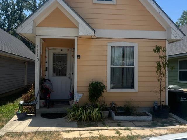 2 BR, 1 BA Apartment 1106 Jones St, San Marcos, TX 78666
