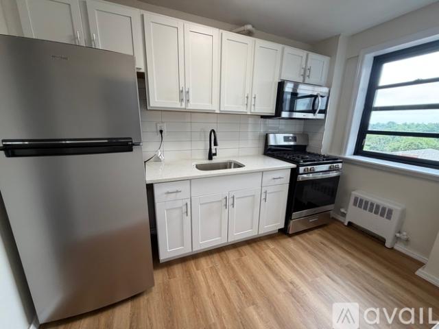 2 BR, 1 BA Apartment 110 Washington St, Unit 6I, East Orange, NJ 07017
