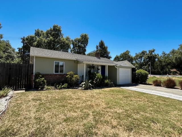 2 BR, 1 BA Apartment 1110 Sherburn Ave, Sacramento, CA 95822