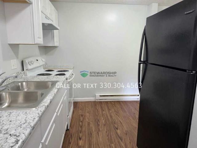 2 BR, 1 BA Apartment 1111 N Elm St, Orrville, OH 44667