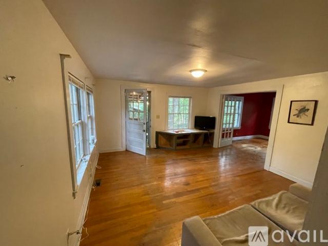 2 BR, 1 BA Apartment 1111 Ridgewood Lane, Unit Upstairs A, Chapel Hill, NC 27514