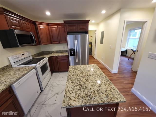 2 BR, 1 BA Apartment 1111 White St, Ann Arbor, MI 48104