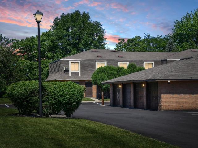 2 BR, 1 BA Apartment 1112 Ashberry Village Dr Unit 5456, Columbus, OH 43228