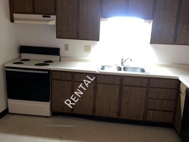 2 BR, 1 BA Apartment 1117 12th Street, Baraboo, WI 53913