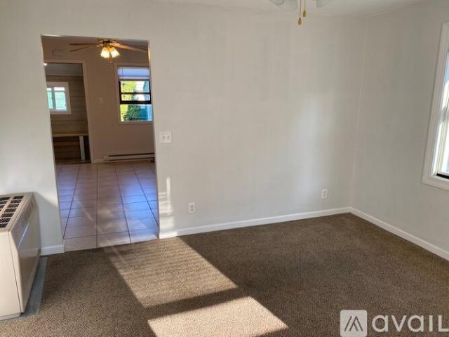 2 BR, 1 BA Apartment 1118 N 12 Th St, Unit 1118A, Sheboygan, WI 53081
