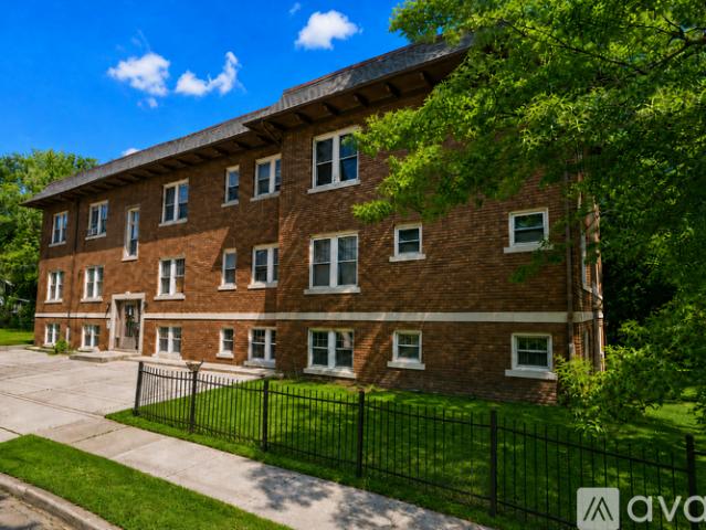 2 BR, 1 BA Apartment 111 Hollinger Avenue, Unit 8, Akron, OH 44302