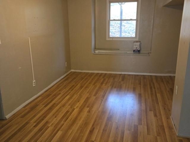 2 BR, 1 BA Apartment 111 Redlyn St, Pittsburgh, PA 15210