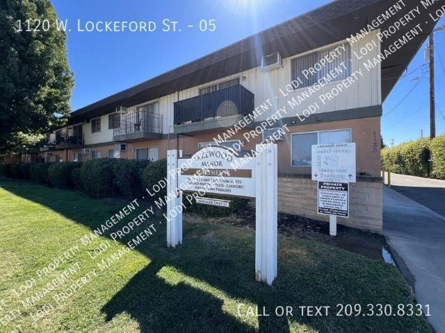 2 BR, 1 BA Apartment 1120 W. Lockeford St Lodi, CA 95240