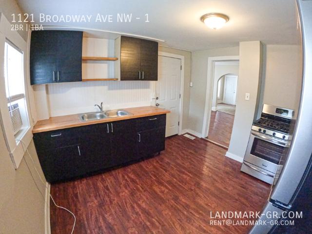 2 BR, 1 BA Apartment 1121 Broadway Ave NW, Grand Rapids, MI 49504