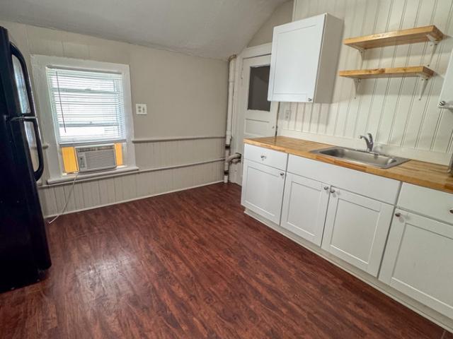 2 BR, 1 BA Apartment 1121 Broadway Ave NW, Grand Rapids, MI 49504