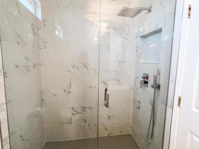 2 BR, 1 BA Apartment 1121 West Exposition Boulevard, Los Angeles, CA 90007