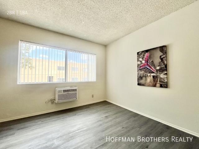 2 BR, 1 BA Apartment 11275 Huston St, North Hollywood, CA 91601
