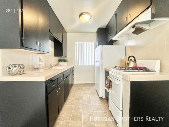 2 BR, 1 BA Apartment 11275 Huston St, North Hollywood, CA 91601
