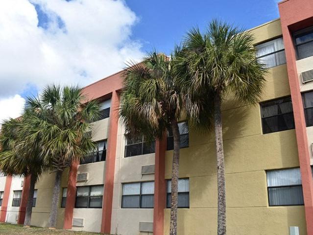 2 BR, 1 BA Apartment 11280 SW 196th St, Miami, FL 33157