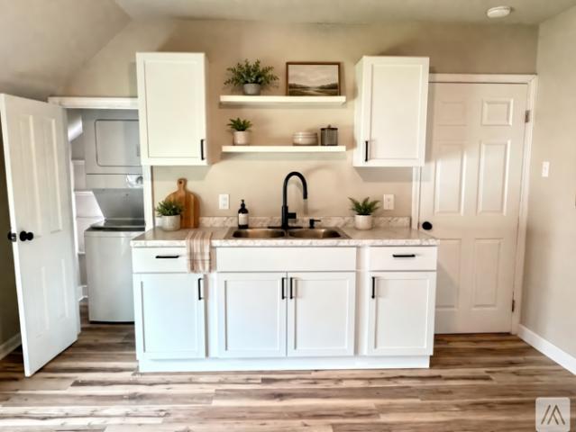 2 BR, 1 BA Apartment 1129 Broadway Ave, Unit N/A, Sheboygan, WI 53081