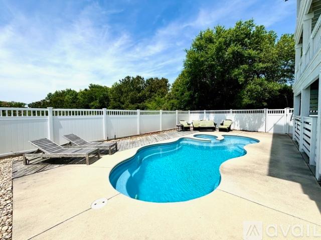 2 BR, 1 BA Apartment 112 Duck Ridge Village Court, Unit 1, Duck, NC 27949