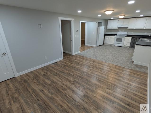 2 BR, 1 BA Apartment 112 East 8th Street, Unit 3, Blue Earth, MN 56013