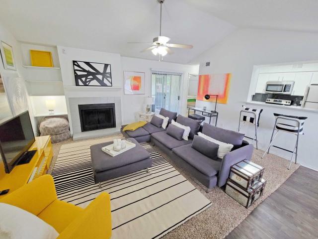 2 BR, 1 BA Apartment 1130 Bear Creek Pkwy Unit 408, Euless, TX 76039