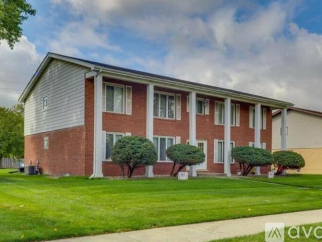2 BR, 1 BA Apartment 1136 Camellia Dr, Unit 3, Munster, IN 46321