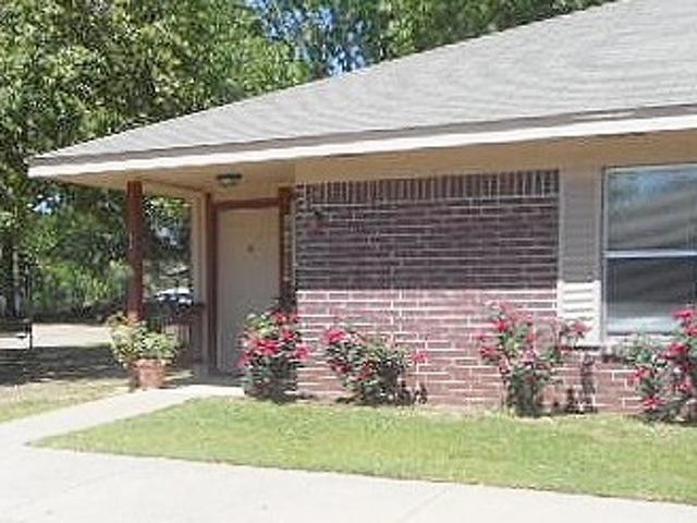 2 BR, 1 BA Apartment 1136 N. Newsome, Mineola, TX 75773
