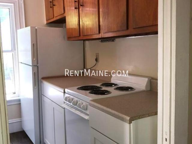 2 BR, 1 BA Apartment 117 Jackson St, Bangor, ME 04401