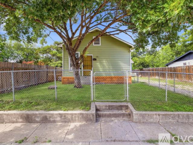 2 BR, 1 BA Apartment 117 Odis, San Antonio, TX 78204
