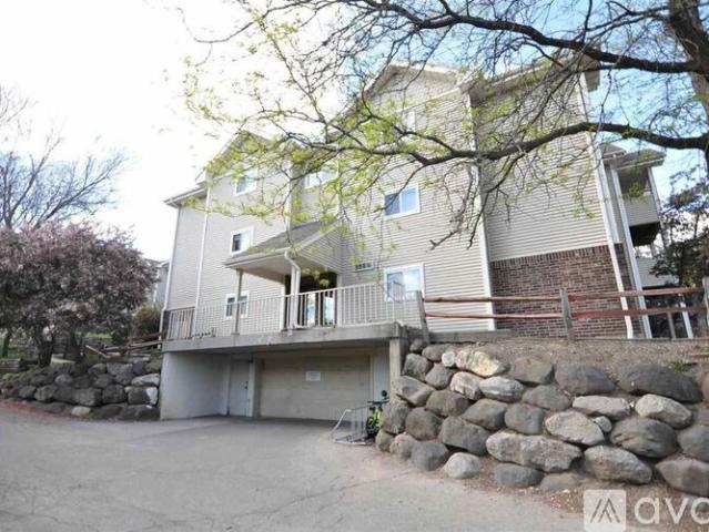 2 BR, 1 BA Apartment 1144 Morraine View Drive, Unit 205, Madison, WI 53719