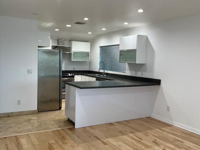 2 BR, 1 BA Apartment 1146 N Clark St, West Hollywood, CA 90069