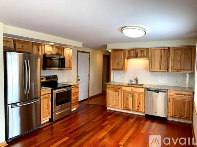 2 BR, 1 BA Apartment 116 N Union Rd, Unit Upper, Buffalo, NY 14221