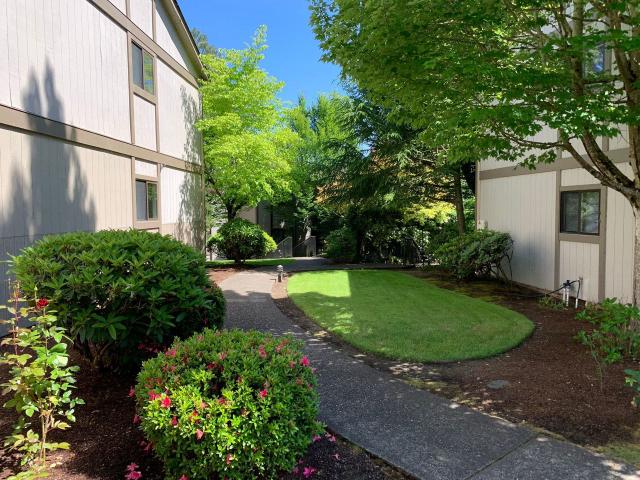 2 BR, 1 BA Apartment 11835 Southwest Ridgecrest Drive Unit 1, Beaverton, OR 97008