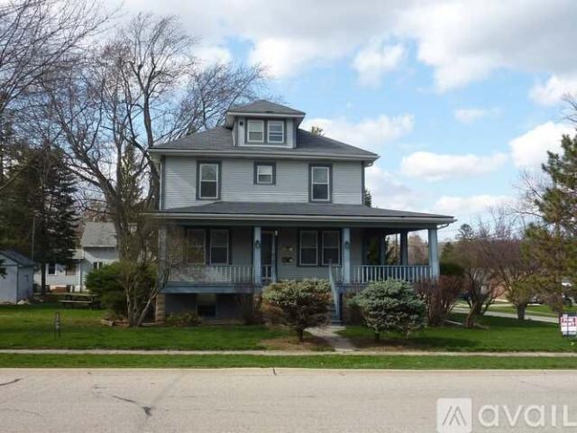 2 BR, 1 BA Apartment 118 Harding Avenue, Unit First Floor, Fox River Grove, IL 60021