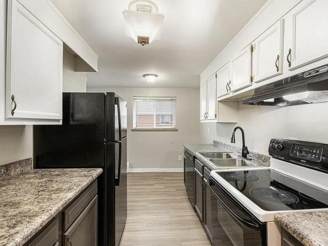 2 BR, 1 BA Apartment 1190 South Allison Street, Lakewood, CO 80232