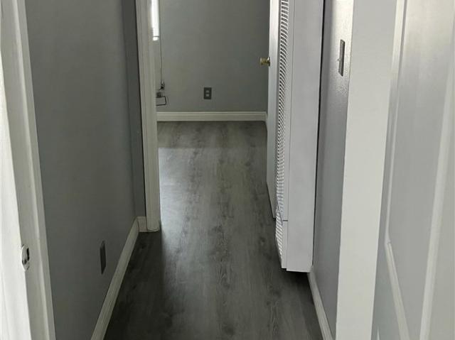 2 BR, 1 BA Apartment 1194 West 39th Street, Los Angeles, CA 90037
