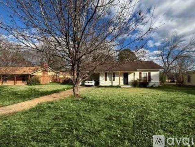 2 BR, 1 BA Apartment 119 South Mcsweyn Place, Bruce, MS 38915