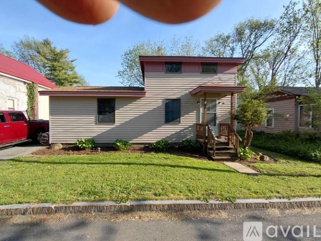 2 BR, 1 BA Apartment 11 Delhi St, Jordan, NY 13080