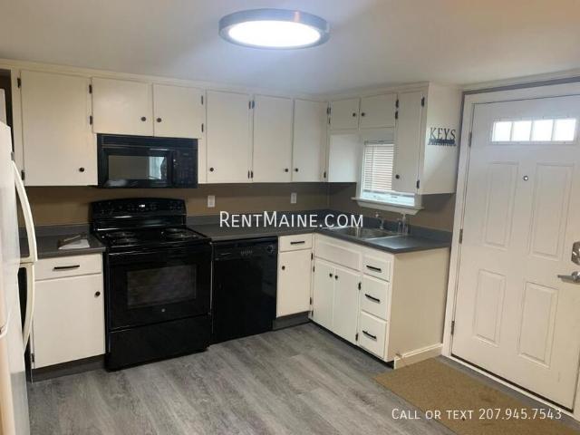 2 BR, 1 BA Apartment 11 Stillwater Ave. Apt Orono, ME 04473