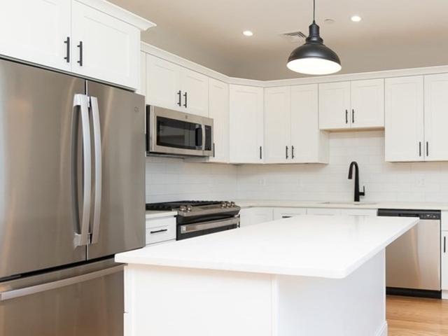 2 BR, 1 BA Apartment 123 125 Centre St, Boston, MA 02124