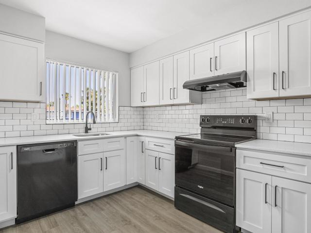 2 BR, 1 BA Apartment 1200 Signal Pointe Cir Unit 0400 103, Sarasota, FL 34237
