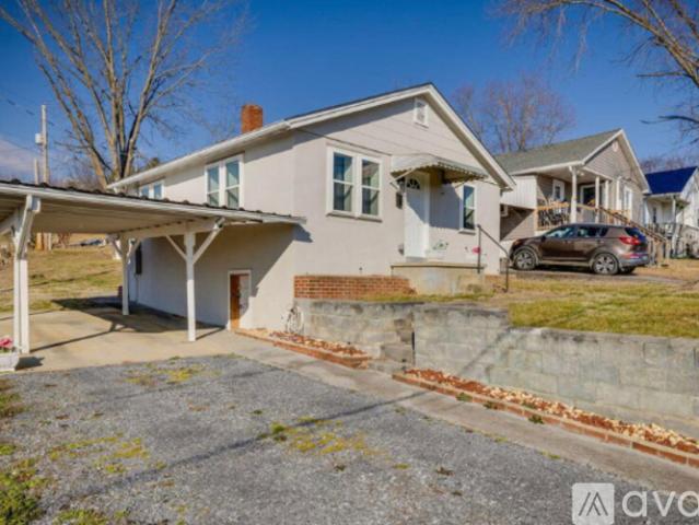 2 BR, 1 BA Apartment 1200 Riverside Ave, Kingsport, TN 37660