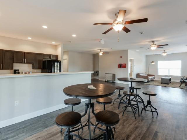2 BR, 1 BA Apartment 1200 Whittier Place Lane Unit 1 413, Emporia, KS 66801
