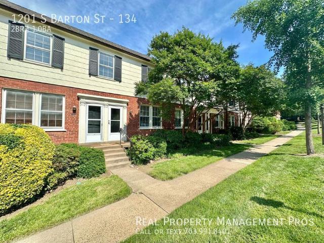 2 BR, 1 BA Apartment 1201 S Barton St, Arlington, VA 22204