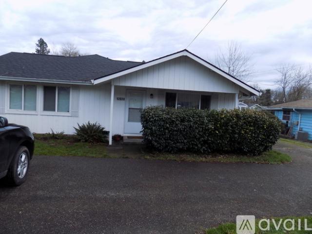 2 BR, 1 BA Apartment 12020 SW Lincoln Ave, Tigard, OR 97223