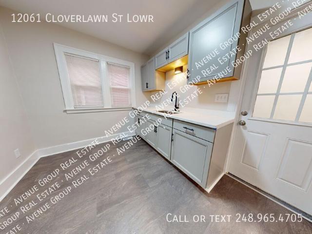 2 BR, 1 BA Apartment 12061 Cloverlawn St Lowr, Detroit, MI 48204