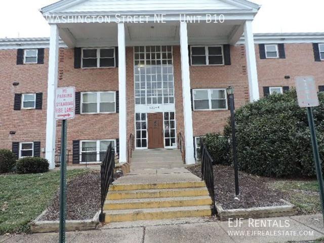 2 BR, 1 BA Apartment 120 4 Washington Street NE, Leesburg, VA 20176