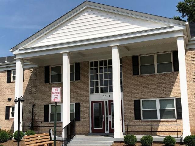 2 BR, 1 BA Apartment 120 1 Washington Street NE, Leesburg, VA 20176